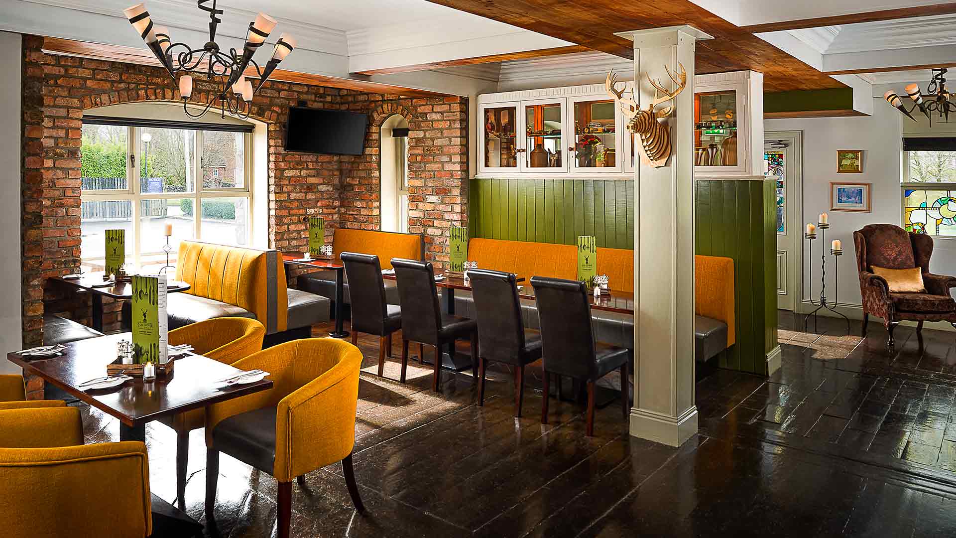 The Old Lodge Gastro Pub | Hotel Restaurant | 4* Shannon Springs Hotel